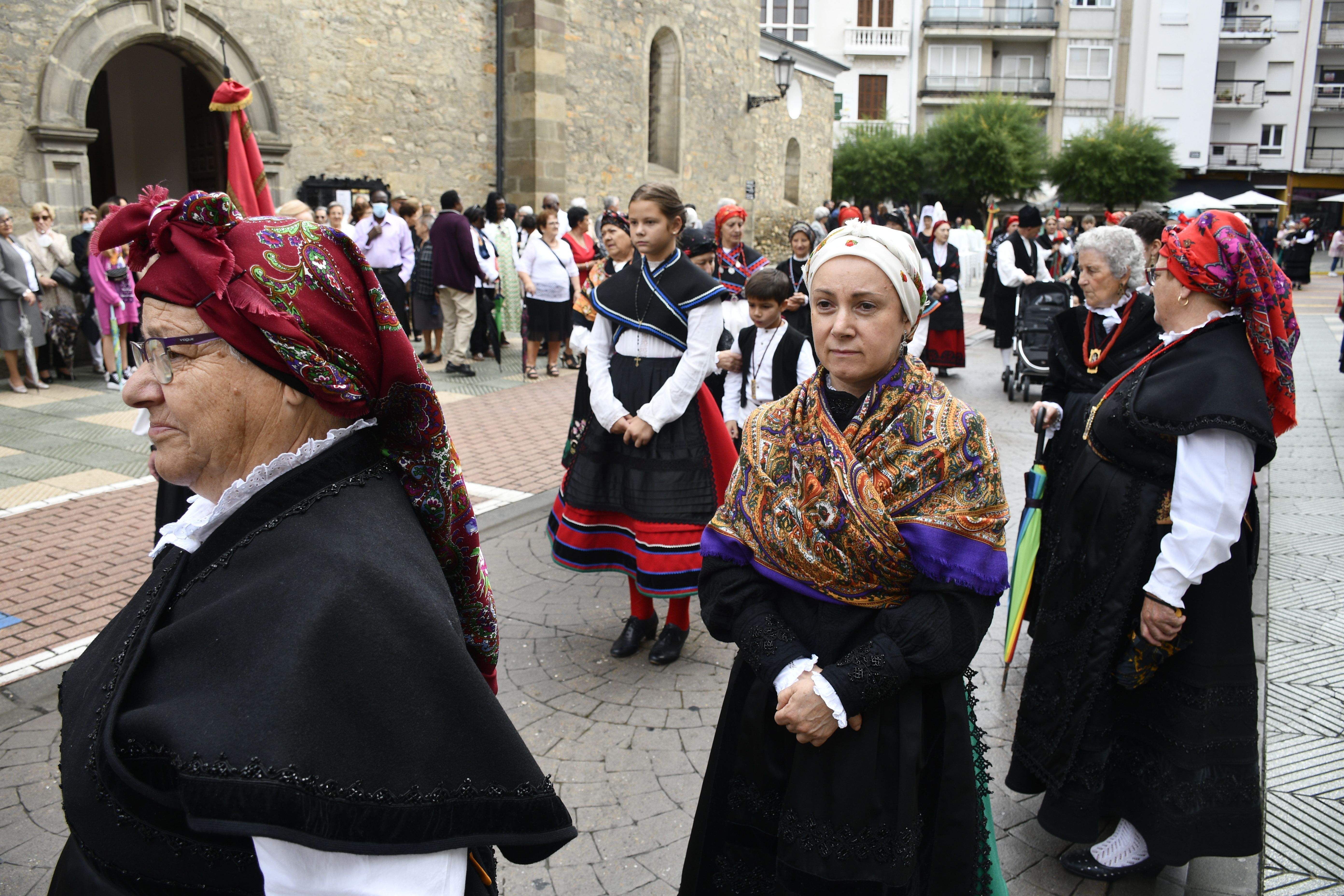 Álbum de fotos / Desfile tradicional y solemne de las Fiestas del ...