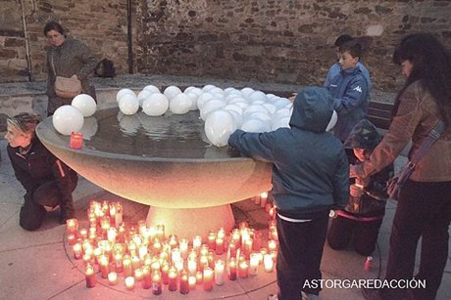 Astorga recuerda con un emotivo acto de despedida a la peregrina Denise
