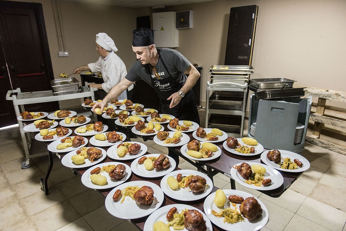 La primera Fiesta del botillo en Punta Umbría une a Ponferrada y Huelva