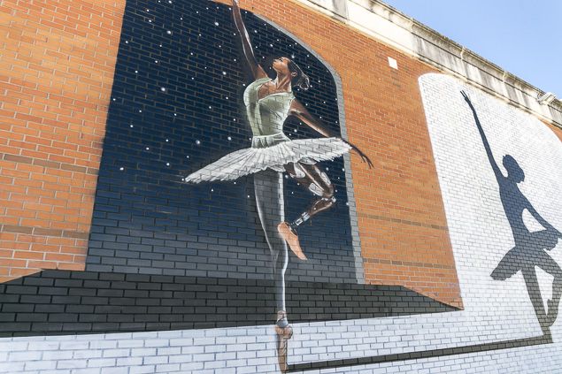 Asier Vera refleja "el espíritu" de AMBI en el graffiti que conmemora ...