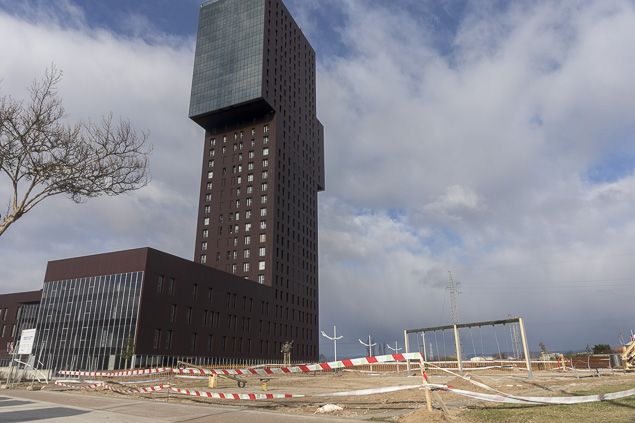 La primera fase de acondicionamiento del entorno de la Torre de la ...