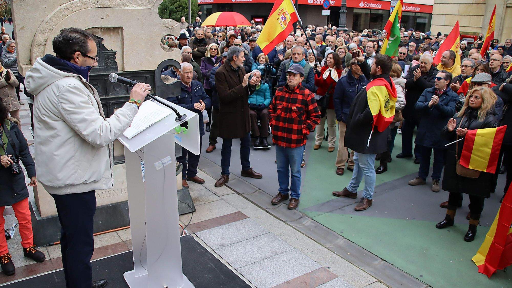 VOX reúne en León a cerca de medio millar de personas para pedir ...