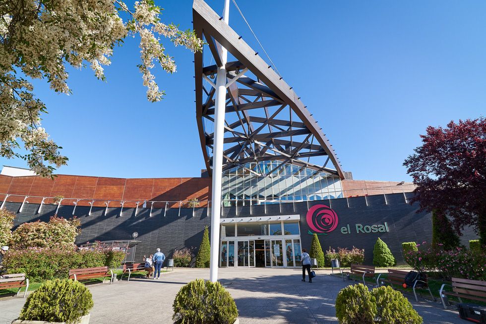 El centro comercial El Rosal de Ponferrada obtiene las certificaciones ISO de medio ambiente y ...