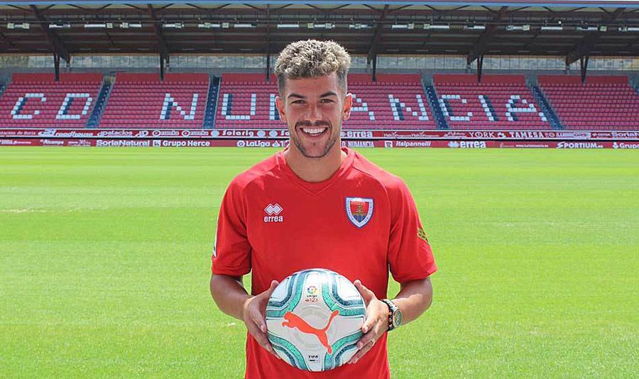 Curro Sánchez, rumbo al Bierzo para cerrar su fichaje con la Ponferradina