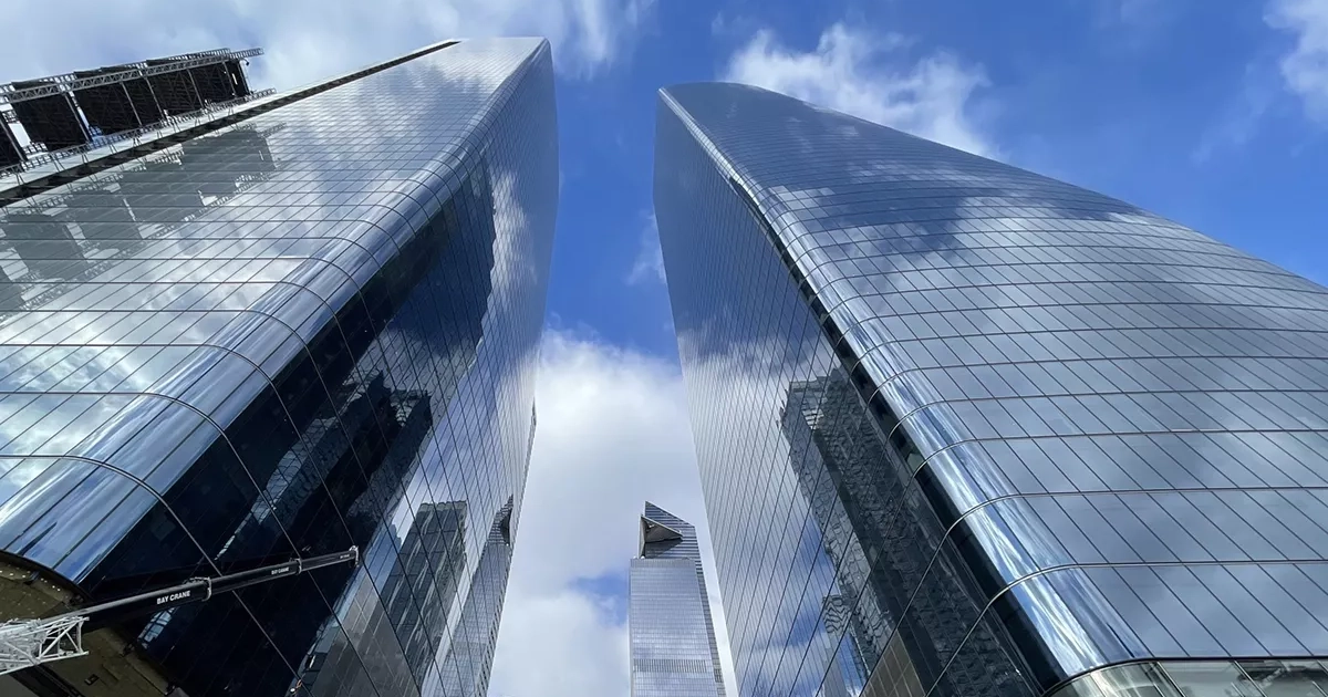 Tvitec culmina el acristalamiento de Two Manhattan West, la nueva sede ...