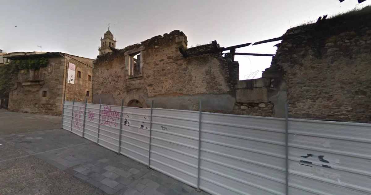 Autorizadas la adecucación del edificio en ruinas en la calle Gil y Carrasco de Ponferrada y de ...