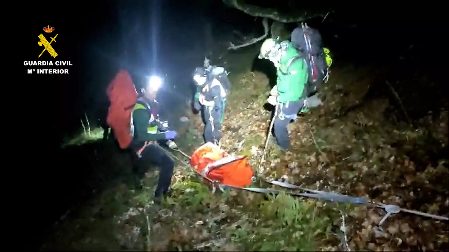 Recuperan el cuerpo de un montañero en Ribota de Sajambre (León) que ...
