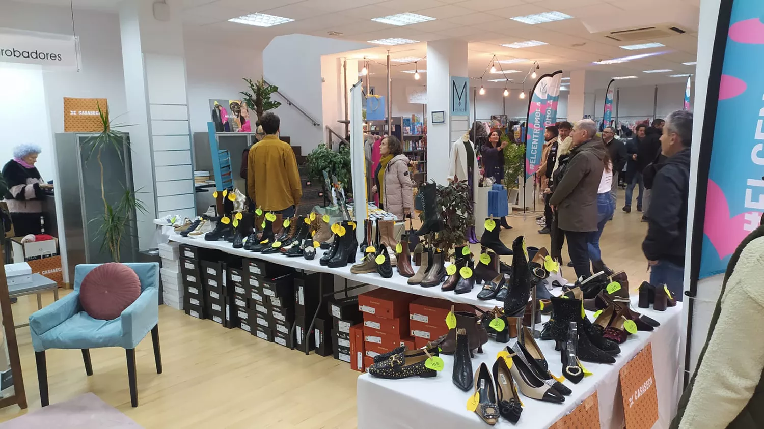 Los comercios de Ponferrada de 'El Centro Mola' abrirán los sábados por la tarde