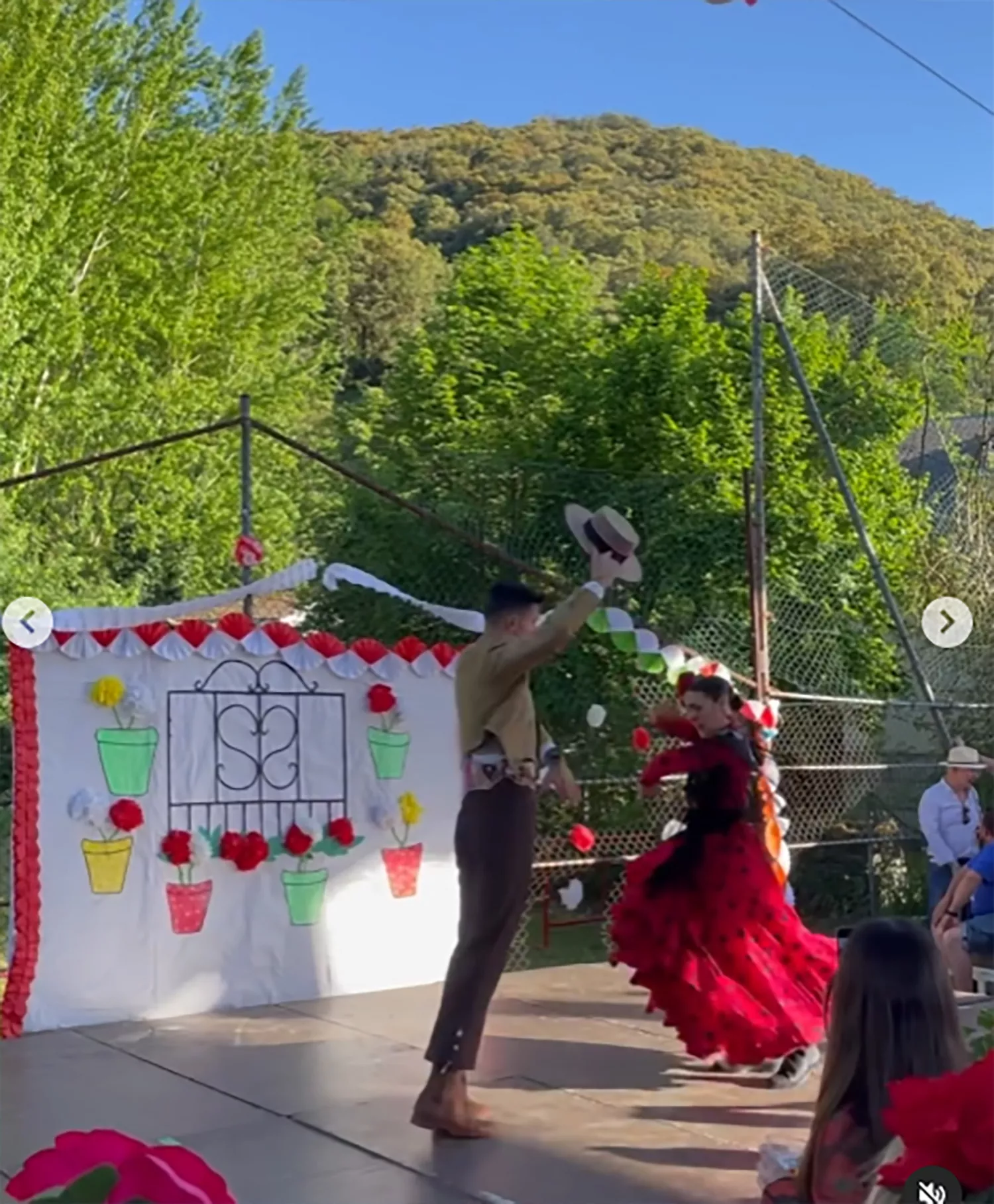 La Feria de Abril 'viste' de lunares Toral de Merayo