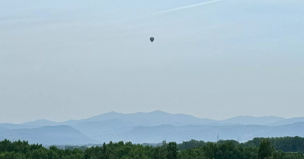 El globo sobre el cielo del Bierzo que saltó a la mirada al descorrer ...