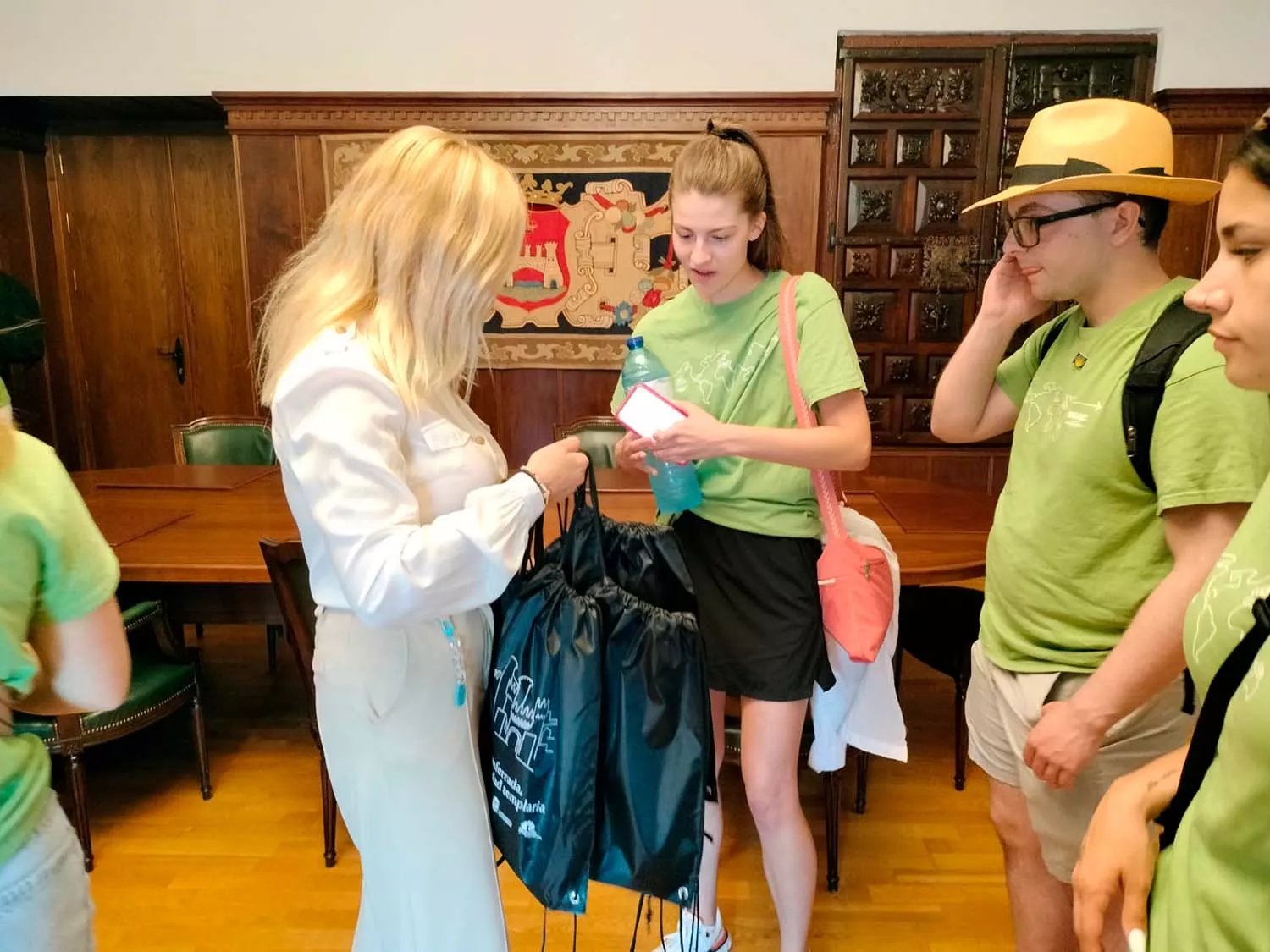 13 estudiantes universitarios de Ohio se enamoran de Ponferrada: "Es el ...