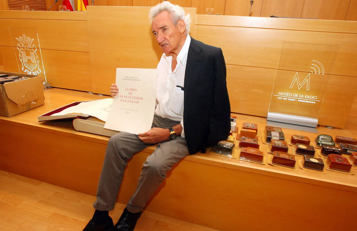 Ponferrada homenajeará a Luis del Olmo por la firma del convenio de ...