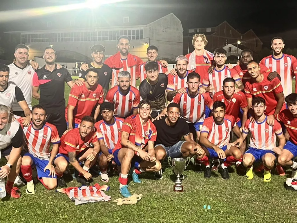 El Atlético Bembibre revalida su título como campeón del Torneo Villa ...