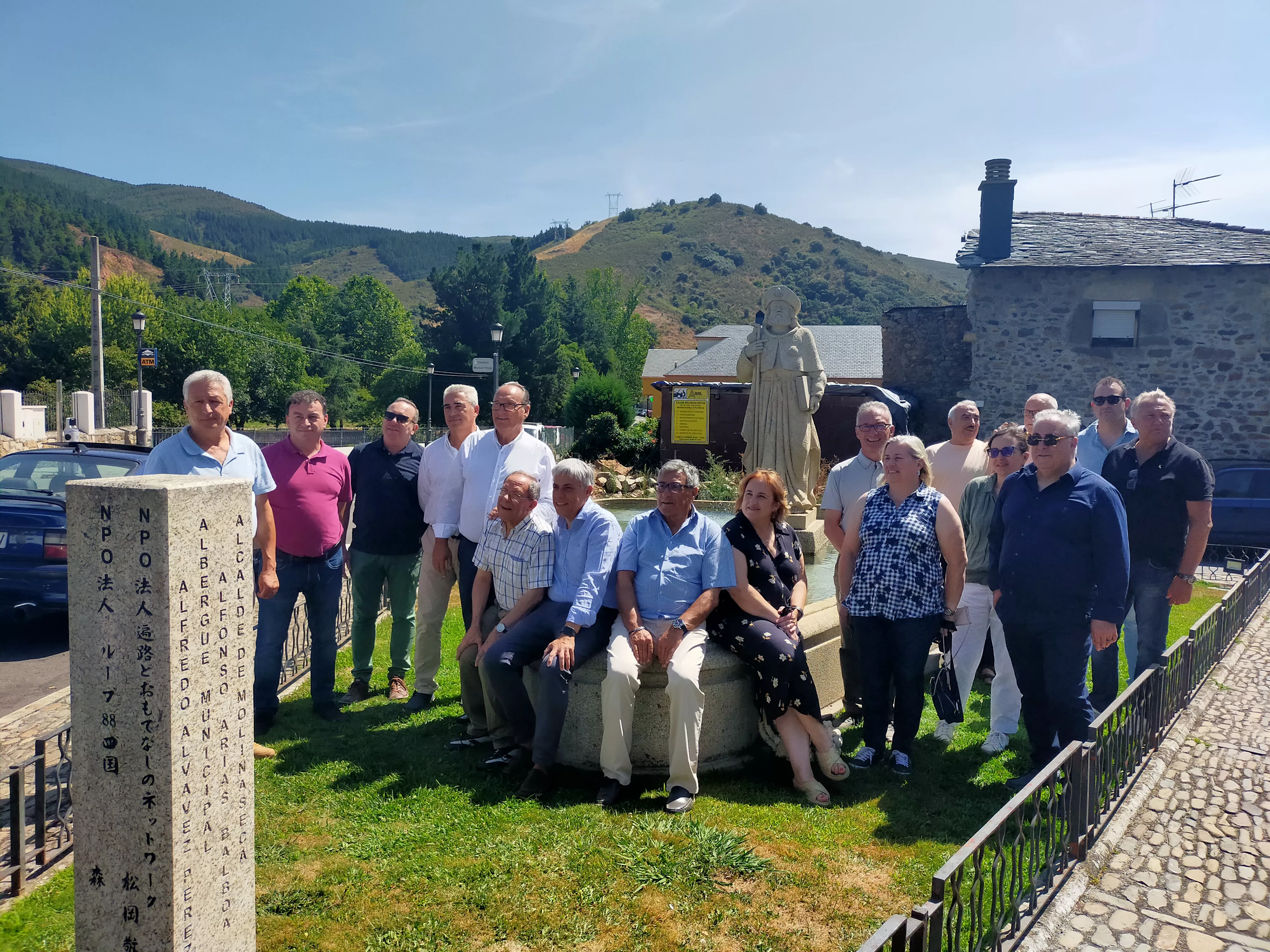 Molinaseca recibe la visita de los alcaldes de la Mancomunidad de ...