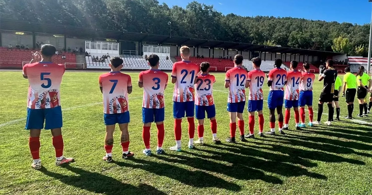 El Atlético Bembibre vuelve a ganar ante el Sariegos