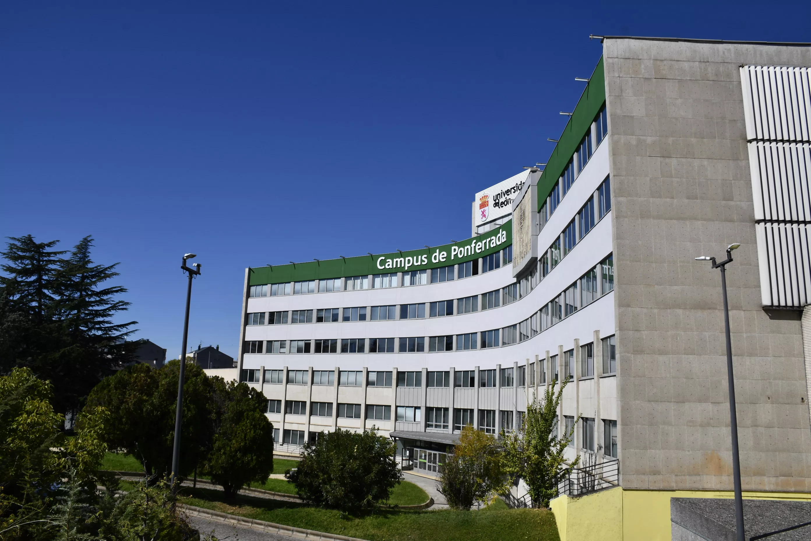 La ULE repartirá este martes 800 kilos de fruta en los dos campus: Pera ...