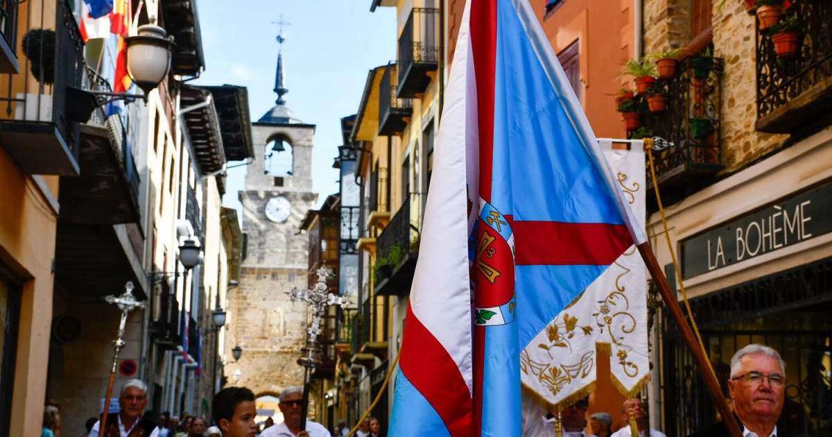 La bandera del Bierzo cumple 25 años ondeando como símbolo de identidad ...