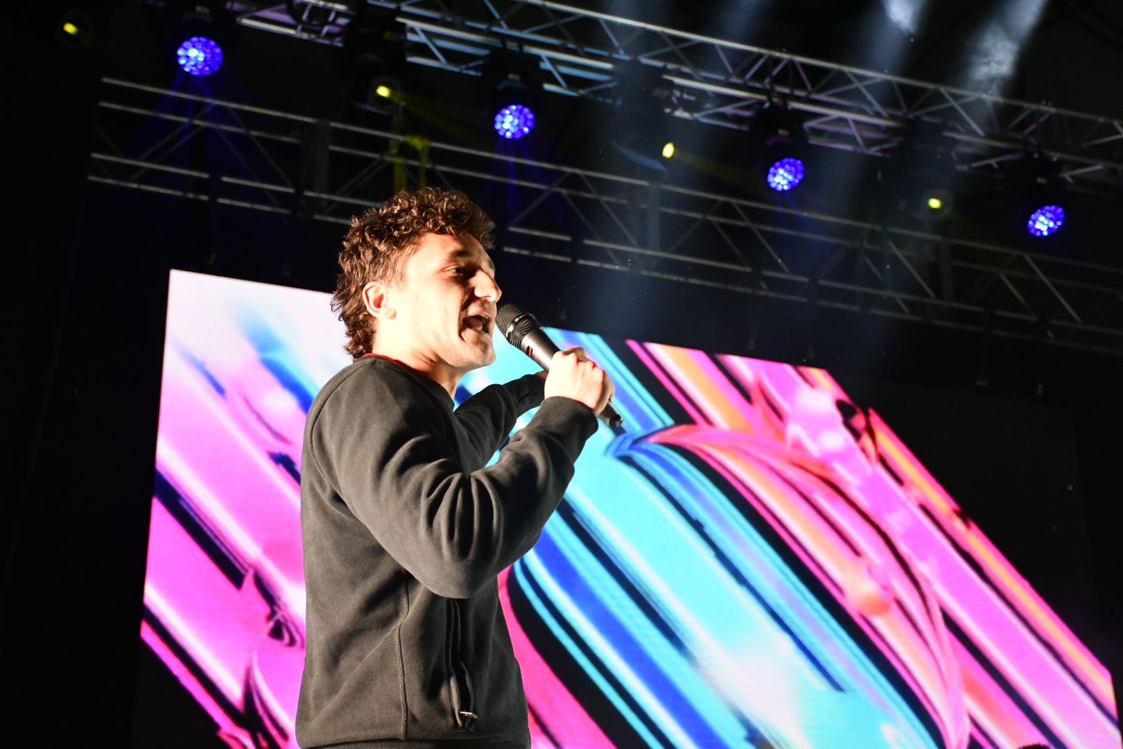 El fenómeno de John Pollon pone la Encina de tono 'urbano' y 'rebelde'