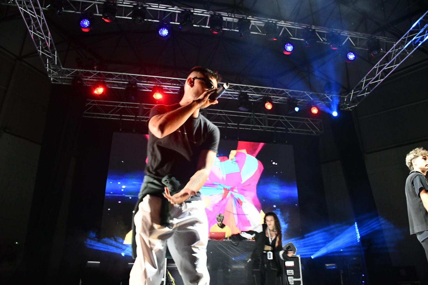 El fenómeno de John Pollon pone la Encina de tono 'urbano' y 'rebelde'