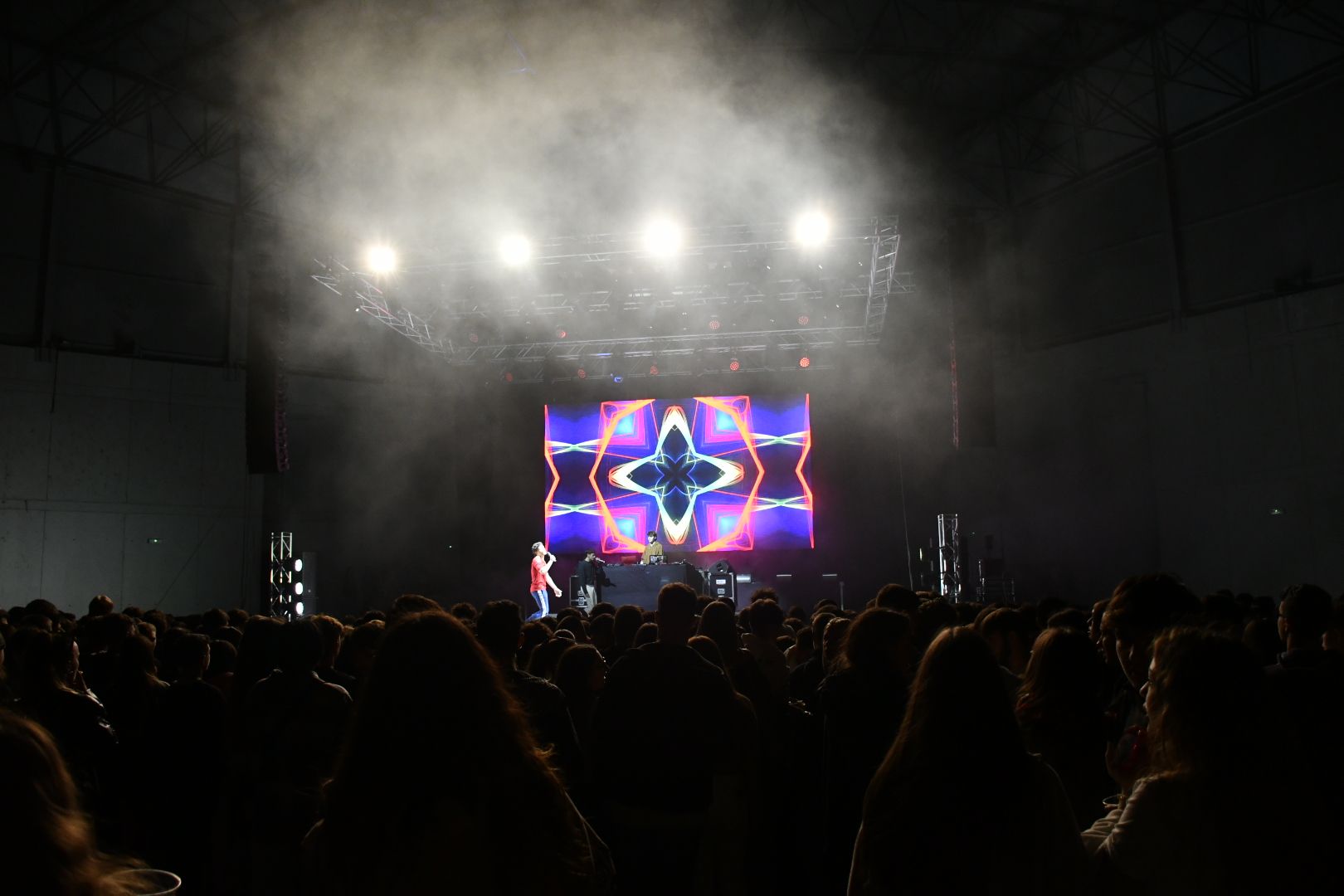 El fenómeno de John Pollon pone la Encina de tono 'urbano' y 'rebelde'