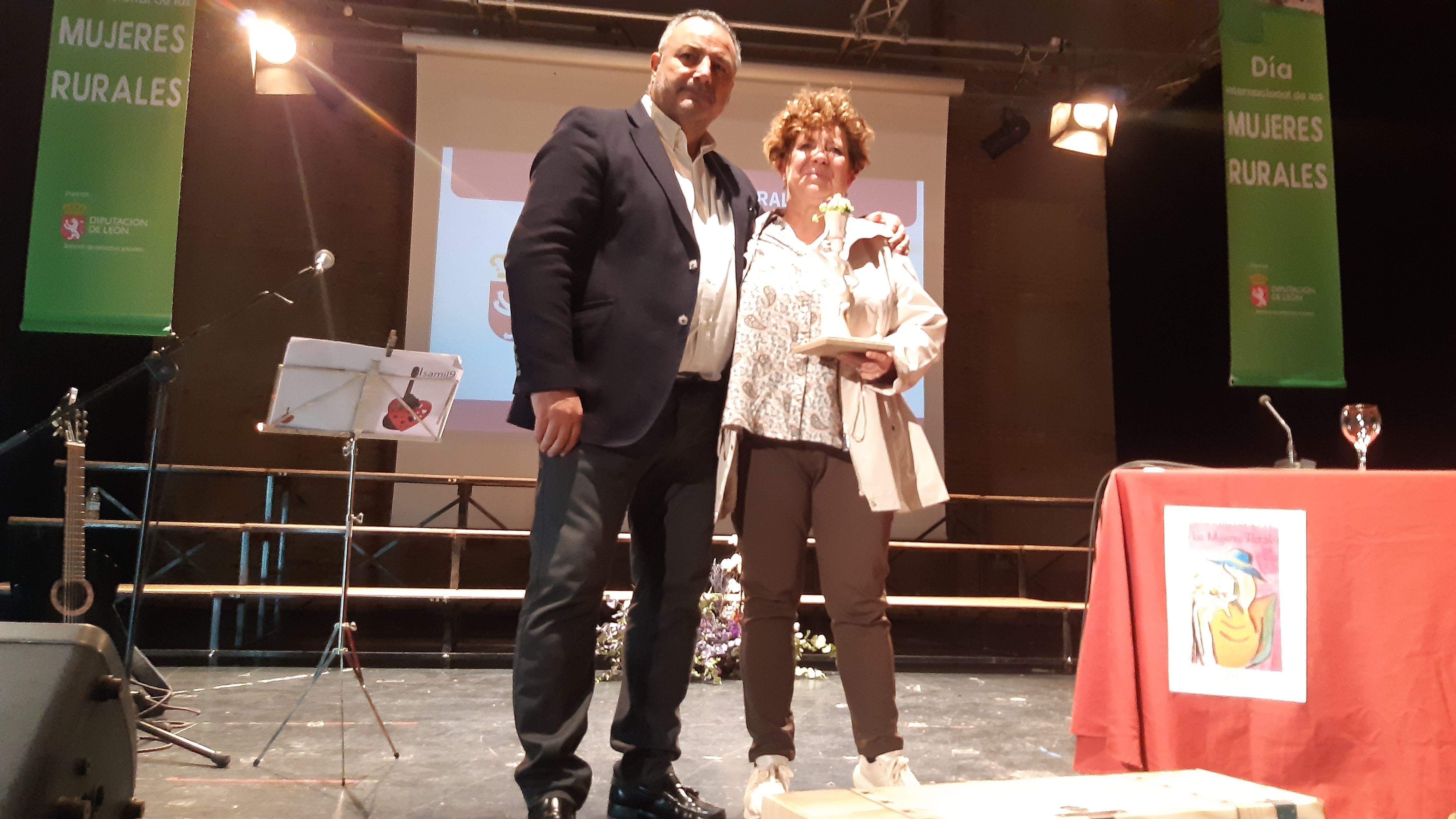 Matilde Vallejo y María del Carmen Alonso reciben los premios ...
