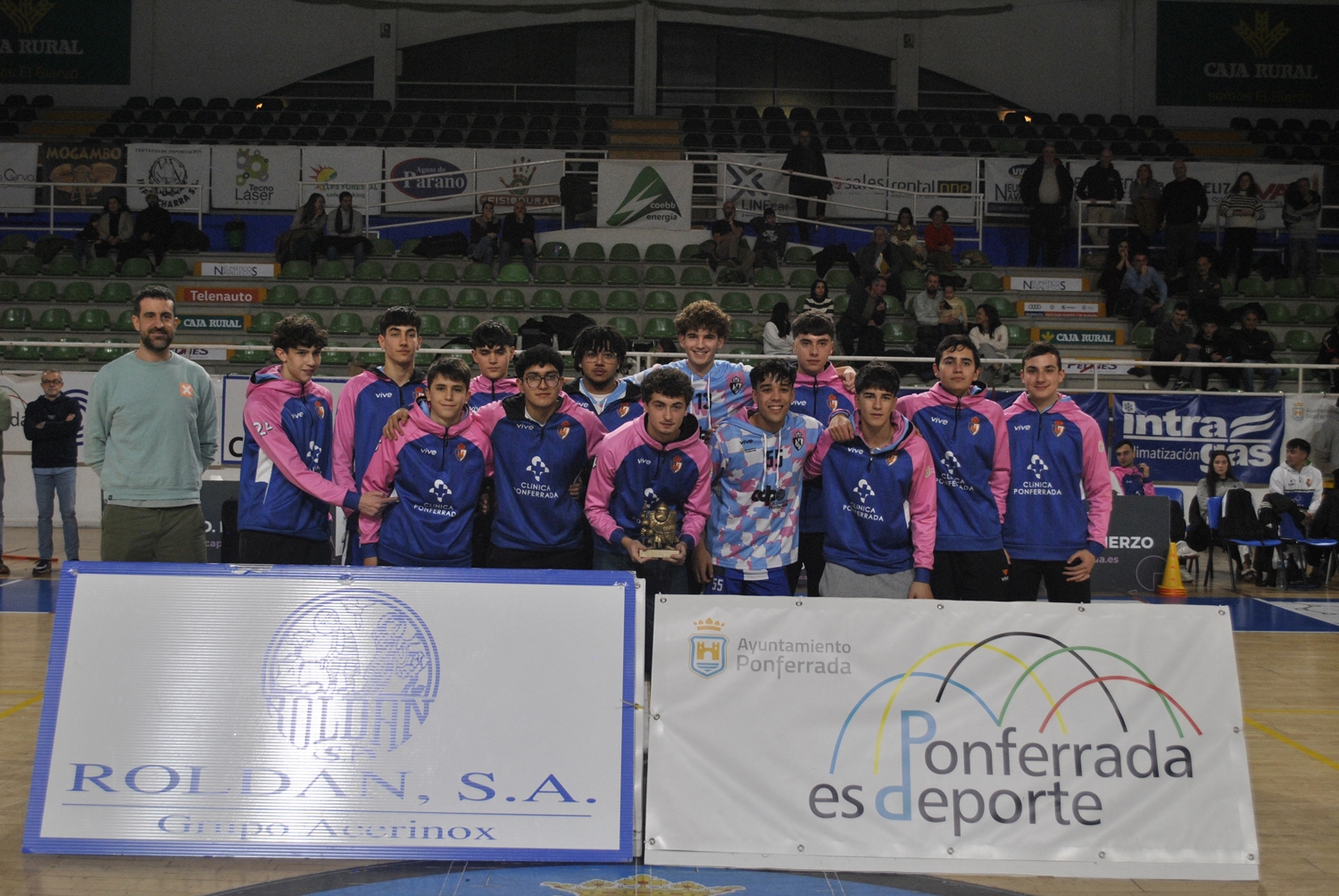 Los clubes locales coronan la fase masculina del Torneo de Reyes Ciudad ...