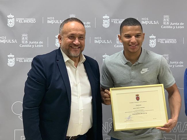 Los campeones del mundo de MFC, Enol Anievas y Miguel Trindade, reciben ...